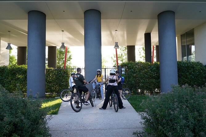The Milan you don't expect, bike tour with picnic on the lake