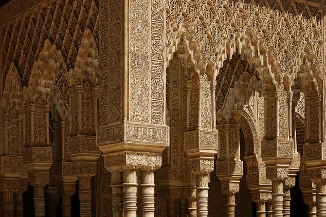 Alhambra, Nasrid Palaces and Generalife Private Tour from Malaga - Guided Tour and Expert Insights