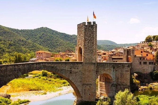 Besalu & 3 Medieval Towns Small Group Tour with Hotel Pick-Up - The Transport and Group Size: Comfort and Connection