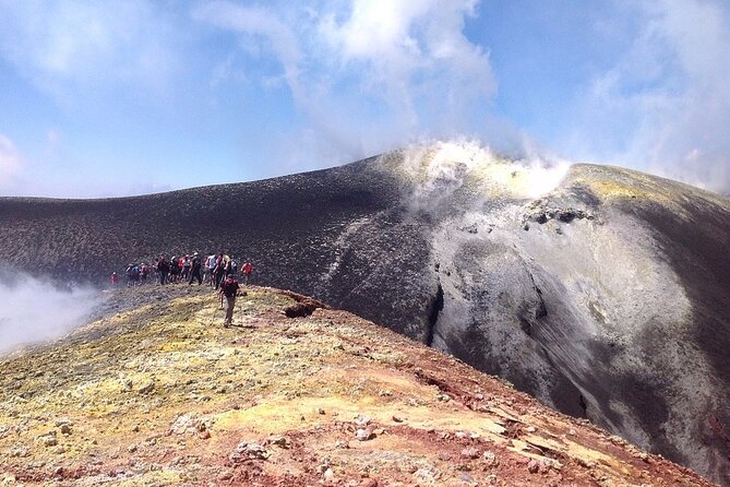 ETNA CENTRAL CRATER EXCURSION (3,345 m a.s.l.) - The Guides and Group Dynamics