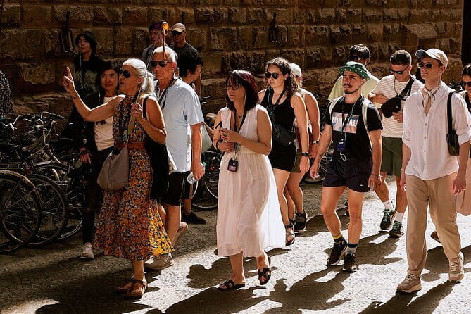 Florence Walk Tour + Wine Windows Option | Discover, Sip, Enjoy! - Via Calzaiuoli and the Medici Palace