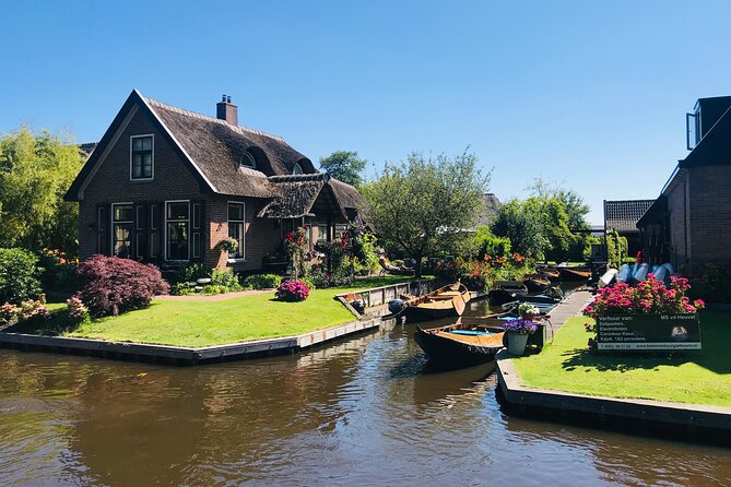 Giethoorn, Afsluitdijk, Zaanse Schans Day Tour Incl Hotel Pick Up - Giethoorn: The Venice of the Netherlands