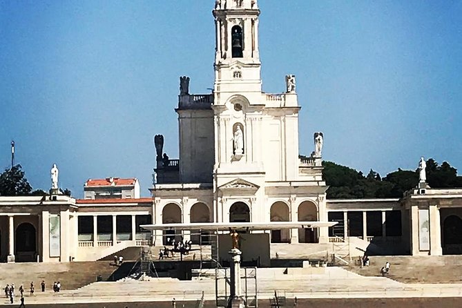 Lisbon to Porto Up to 4 Stops: Obidos, Nazare, Fatima & Aveiro - Who Will Love This Tour?