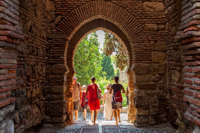 Malaga Walking Tour, Gibralfaro, Alcazaba & Catamaran Cruise - Who Should Consider This Tour?