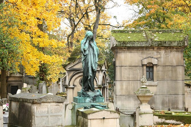 Paris: Famous Graves of Pere Lachaise Cemetery Guided Tour - The Value of This Tour