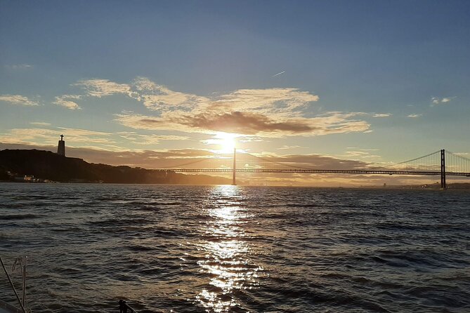 Relaxing Sailboat Cruise along the Tagus - Who Will Love This Tour?