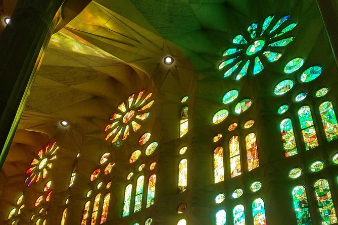Sagrada Familia Guided Tour with Towers Access - Authentic Experiences from Past Participants