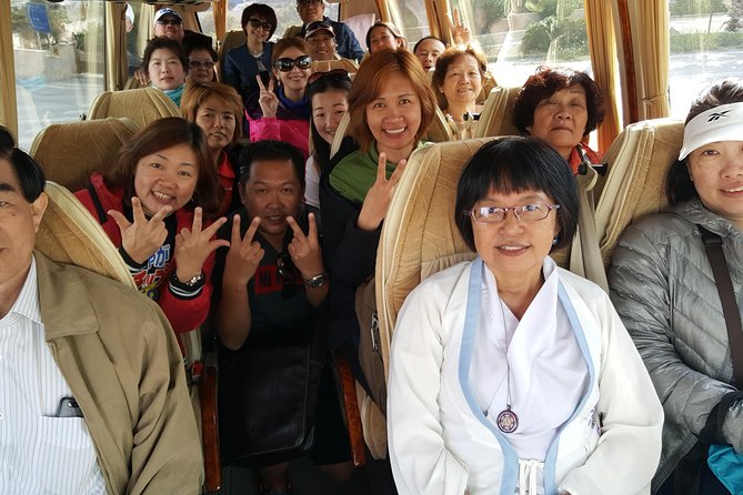 Santorini Private Custom Tour 6 - Hours - Authenticity and Guided Expertise