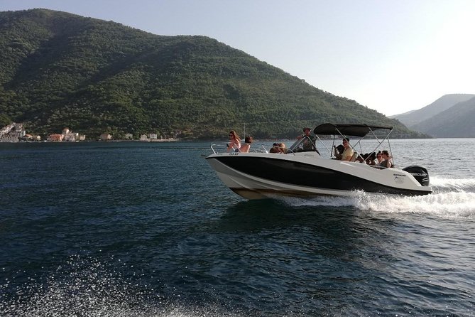 Speed Boat Trip: Kotor Bay attraction , Blue Cave and beach time - Who Will Love This Tour?