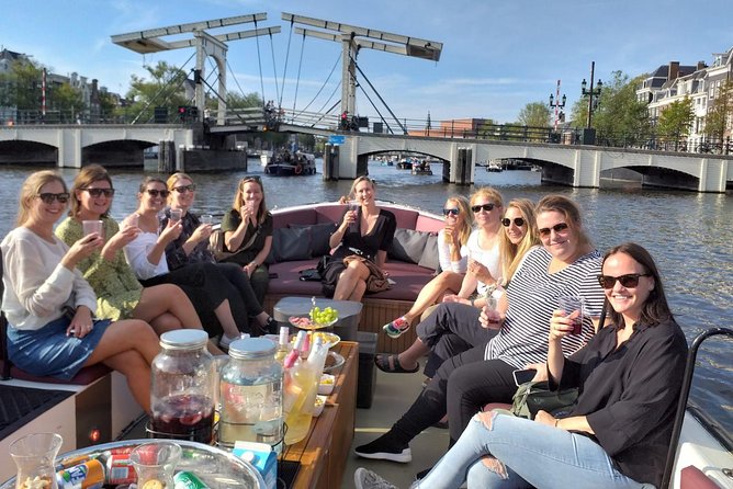 The best boat trip through the Amsterdam canals - What Sets This Tour Apart?