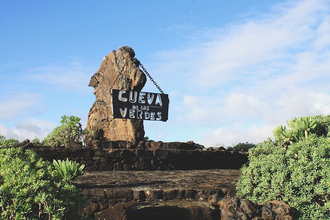 Tour to Timanfaya, Jameos del Agua, Cueva de los Verdes and viewpoint from the cliff - The Sum Up