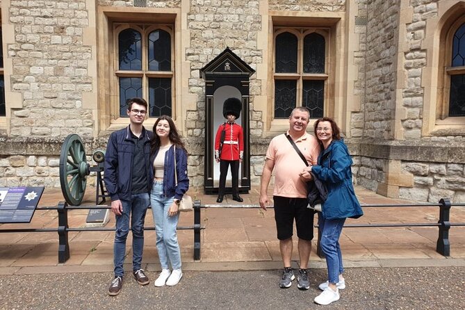 Tower of London Private Tour for Families and Friends - Practical Considerations