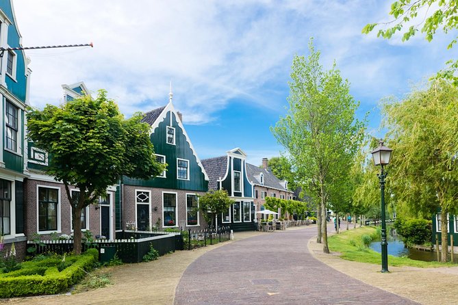 Excursion to the mills of Zaanse Schans - Why the Tour Offers Good Value