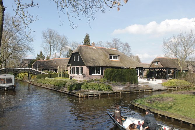 Giethoorn and Zaanse Schans Day Tour with Small Boat Ride - Detailed Breakdown of the Itinerary