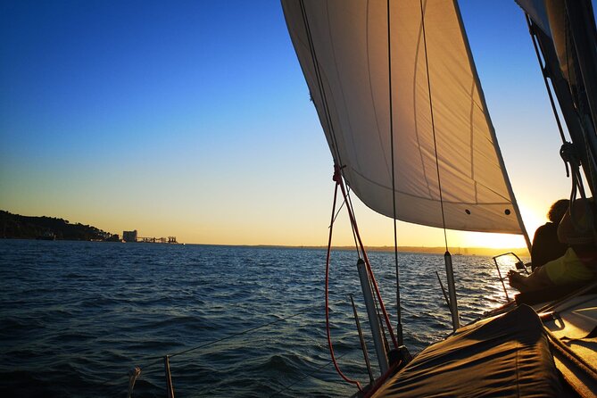 Golden Hour Boat Tour - Sailing by the Monuments with Wine - Who Should Take This Tour?