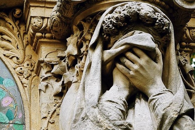 Pere Lachaise Cemetery Paris - Exclusive Guided Walking Tour - The Value of This Experience