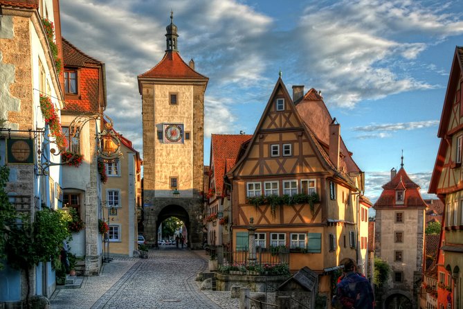 Romantic Road, Rothenburg, and Harburg Day Tour from Munich - The Guided Tour Experience: Guides and Flexibility