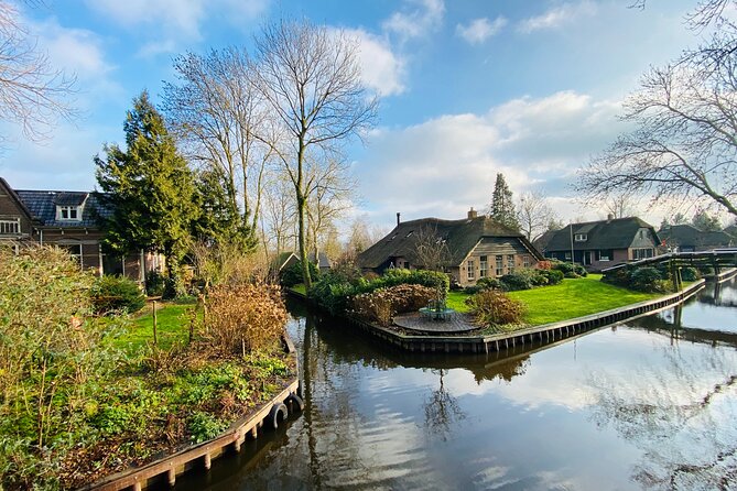 Zaanse Schans and Giethoorn Small-Group Tour with Hotel Pick-Up - The Sum Up