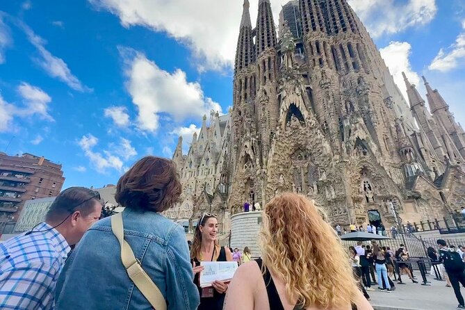 Barcelona in a Day Tour: Sagrada Familia, Park Guell and Old Town - Frequently Asked Questions