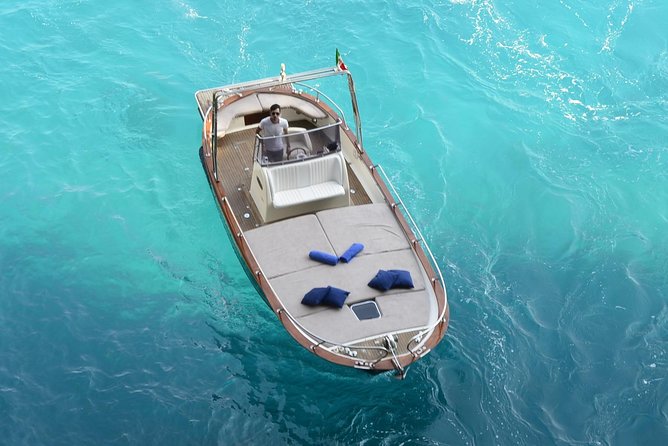 Capri excursion in a private boat - The Sum Up