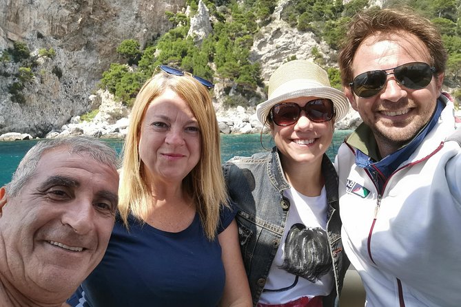 Capri: Shared boat tour from Sorrento - 7 hours - FAQ
