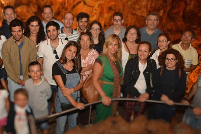 Excursion from Lisbon to Fátima Grutas Nazaré and Óbidos - FAQs