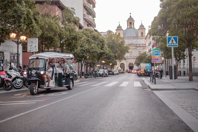 Expert Plus Tour of Madrid in Private Eco Tuk Tuk - Who Should Consider This Tour?