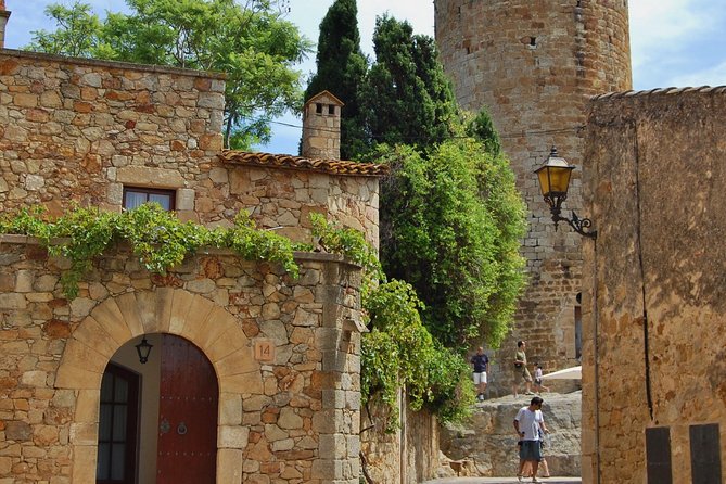 Girona & Costa Brava Small-Group Tour with Pickup from Barcelona - The Sum Up