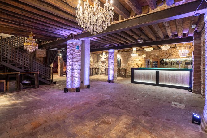 Murano Glass Blowing demonstration-The Glass Cathedral - FAQ