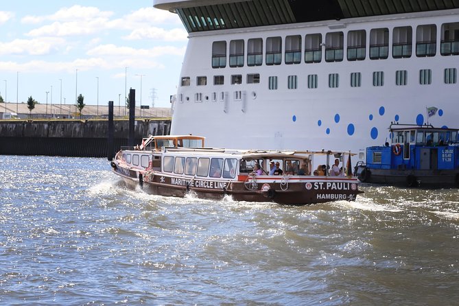 Hop-on hop-off on the water with the Maritime Circle Line in Hamburg - FAQ