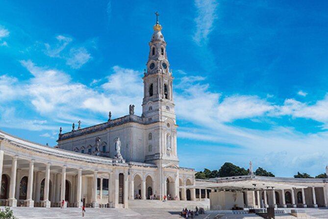Excursion from Lisbon to Fátima Grutas Nazaré and Óbidos - Key Points