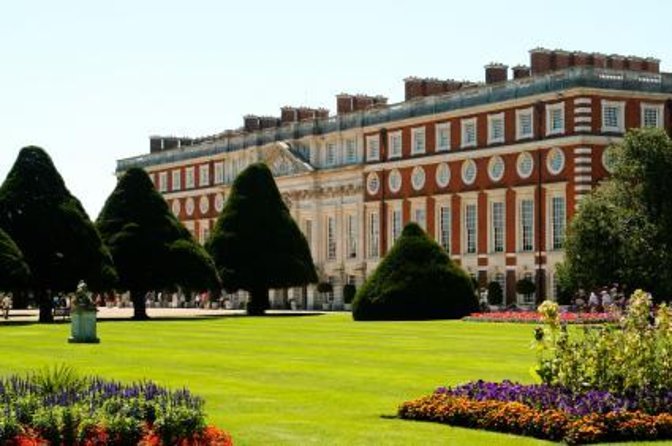 Hampton Court Palace private tour with an accredited expert guide - A Detailed Look at the Tour