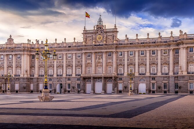 Madrid: Royal Palace Guided Tour with Skip the Line Ticket - Key Points
