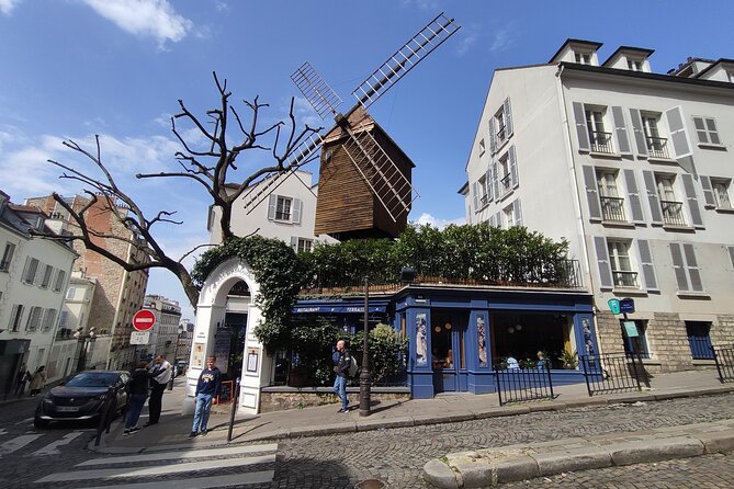 Montmartre Walking Guided Tour - Discovering Montmartre: An Honest Guide to the Popular Parisian Neighborhood