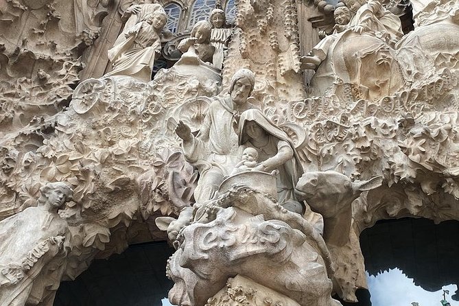Sagrada Familia Private Tour with Expert Guide - Key Points