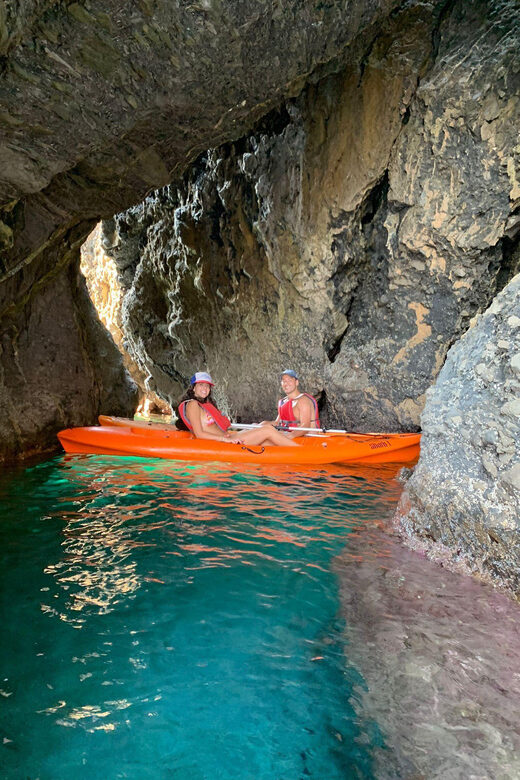 1 hour Double Kayak Rental (2 guests)