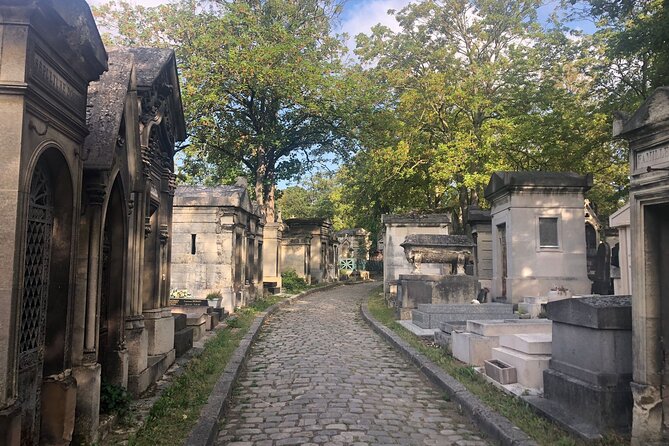 2.5 Hour Walking Tour of Père Lachaise Cemetery from Paris - The Sum Up