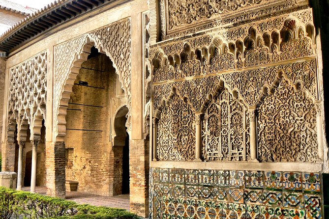 Alcazar of Seville Private Tour - Exploring the Alcázar: What You Can Expect