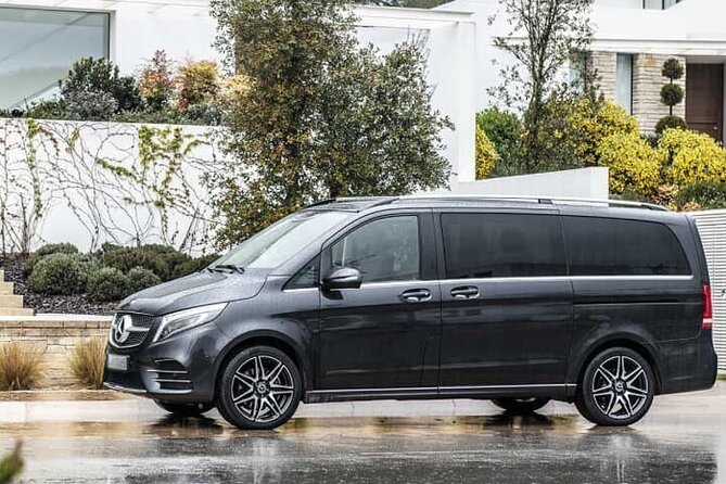Arrival Transfer from Paris Orly Airport ORY to Paris by MiniVan - An In-Depth Look at the Transfer Experience