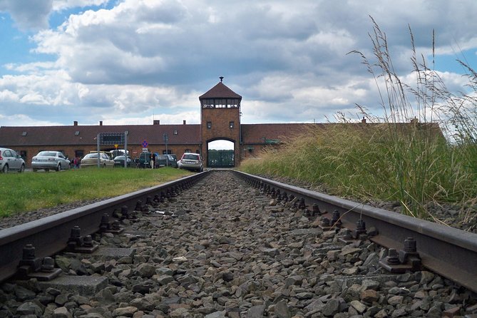 Auschwitz-Birkenau Best Value Shared Tour - The Itinerary: What to Expect on This Full-Day Tour