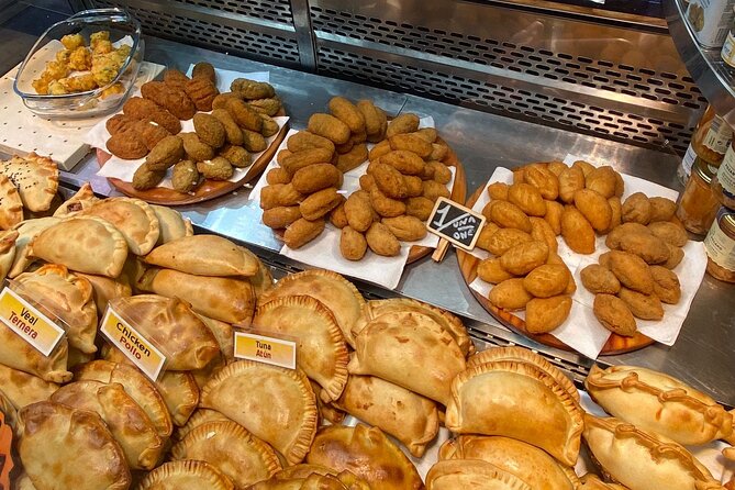 Barcelona Street Food Tour with Local Market & City Center Visit - A Closer Look at the Itinerary