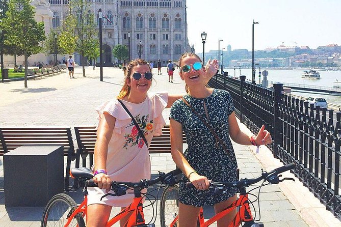 Budapest relaxed bicycle tour at sunset - Key Points