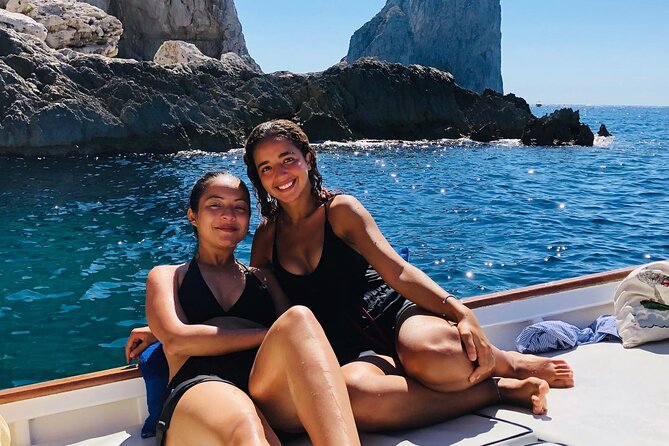 Capri Boat Tour in 4 hours - An In-Depth Look at the Capri Boat Tour