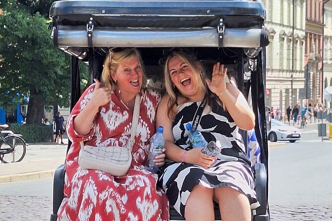 Cracow guided Full tour by Golf Cart-Family Discount - The Experience at a Glance