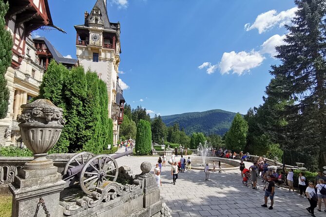 Day tour from Bucharest to Peles Castle and Dracula Castle-Transylvania - Who This Tour Is Best For