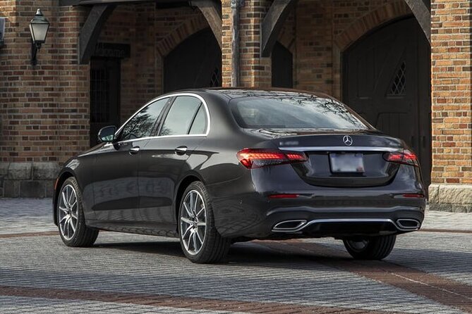 Departure by Business Car from Barcelona to Barcelona Airport BCN - Easy Booking and Flexible Scheduling