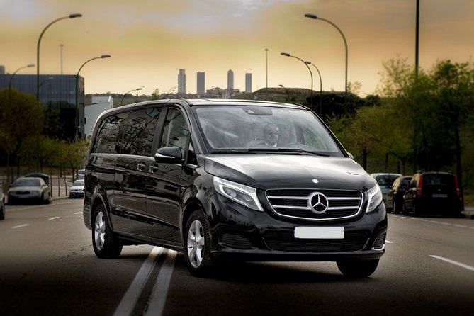 Departure from Central London to Heathrow Airport by Luxury Van - First Impressions: Why Opt for a Private Luxury Van?