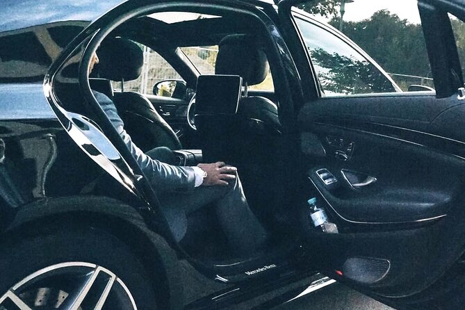 Departure Transfer: Lisbon to Lisbon Airport LIS in Business Car - Why Choose a Private Business Car Transfer?