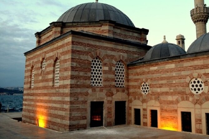 Dolmabahce Palace & Uskudar(Asian Side) Afternoon Tour - Practical Details and What You’ll Experience