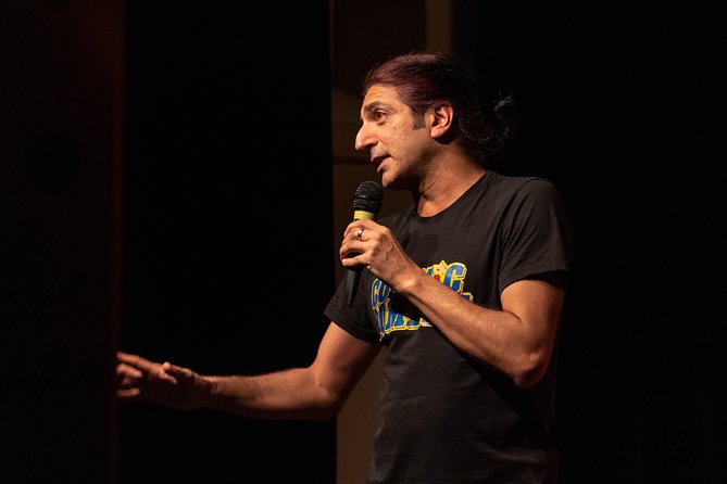 English Comedy Showcase Including Pizza in Berlin Mitte - Key Points